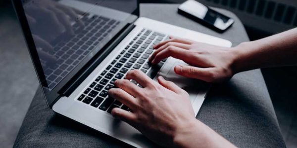 6 Best Laptops That Are Easy to Use - Sfuncube