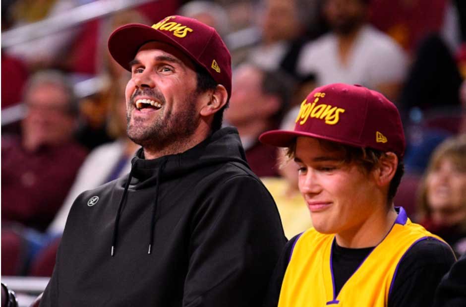 Who is Cole Cameron Leinart - Sfuncube